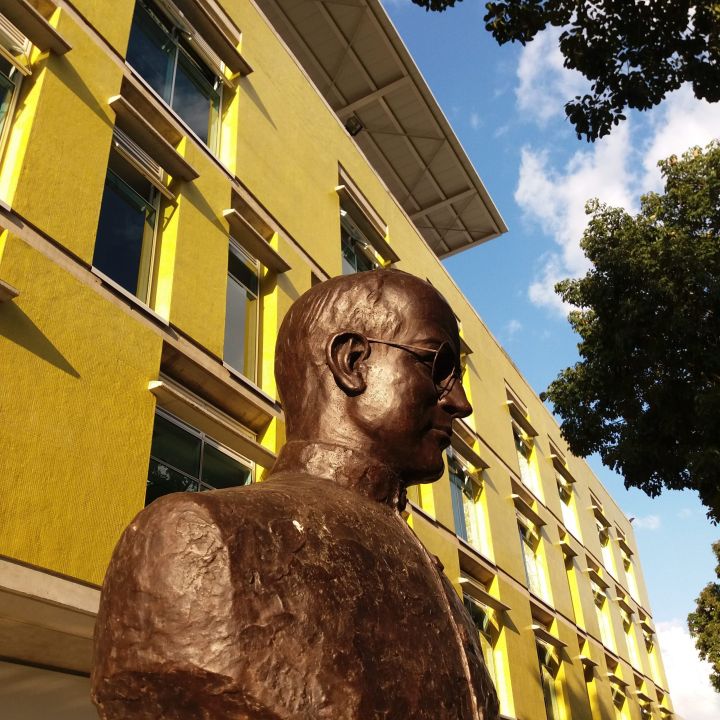 El P. Carlos Guillermo Plaza en la revista SIC - Revista SIC