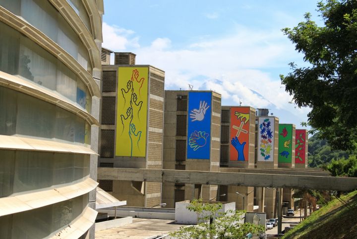 La UCAB cumple 65 años de excelencia educativa y lucha democrática ...