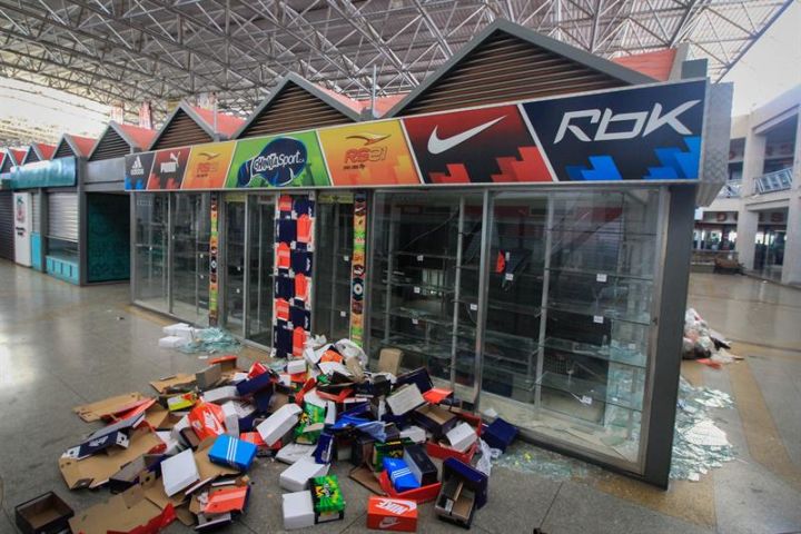 Una visión de los saqueos - Revista SIC